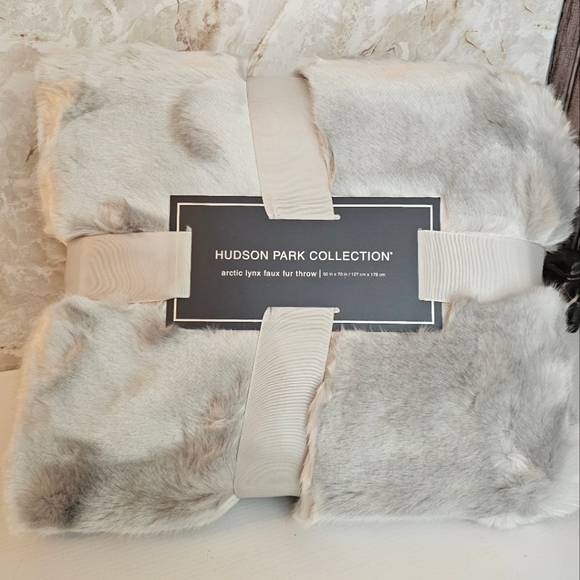 Hudson Park | Bedding | Hudson Park Collection Arctic Lynx Faux Fur Throw Gray | Poshmark